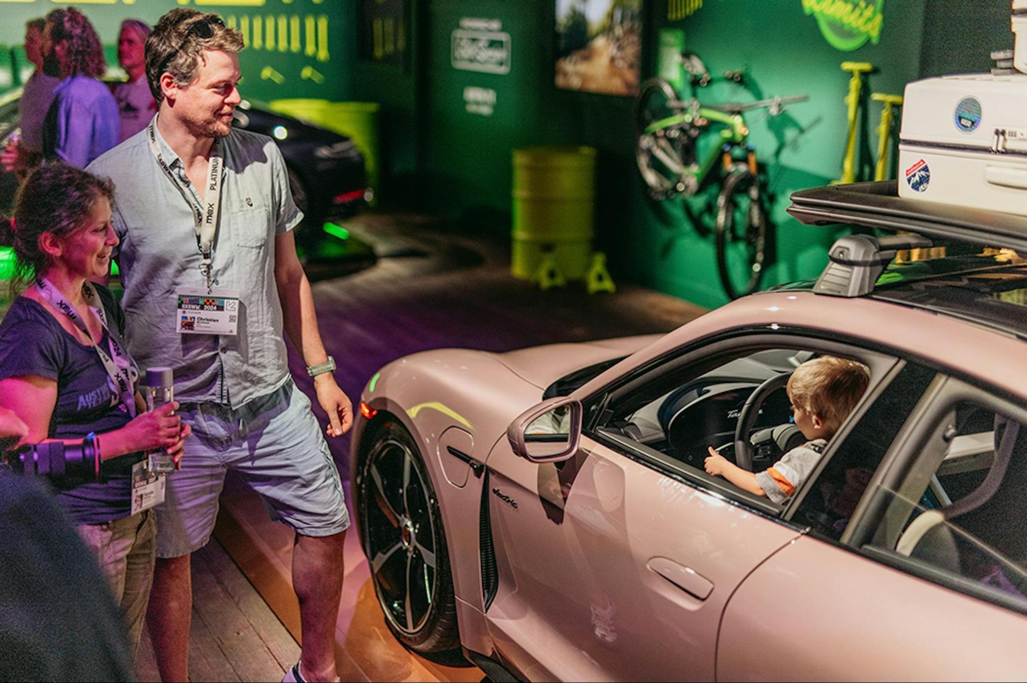 How to Implement Experiential Marketing Strategies (+Examples)